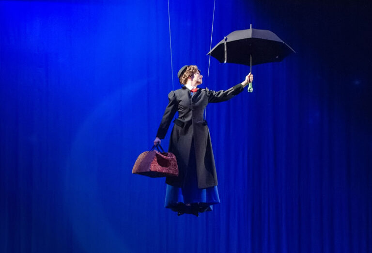 Performer Flying Effects for Theater